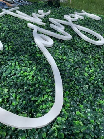 How to Create a Custom Greenery Wedding Backdrop: Full DIY Tutorial ...